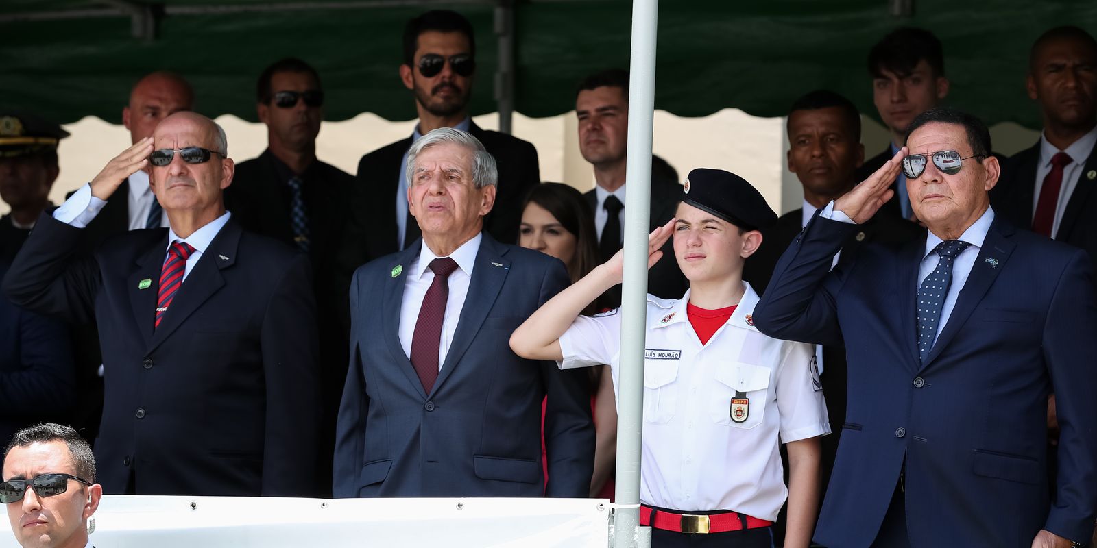 Entrega das espadas aos novos aspirantes na Aman | Agência Brasil