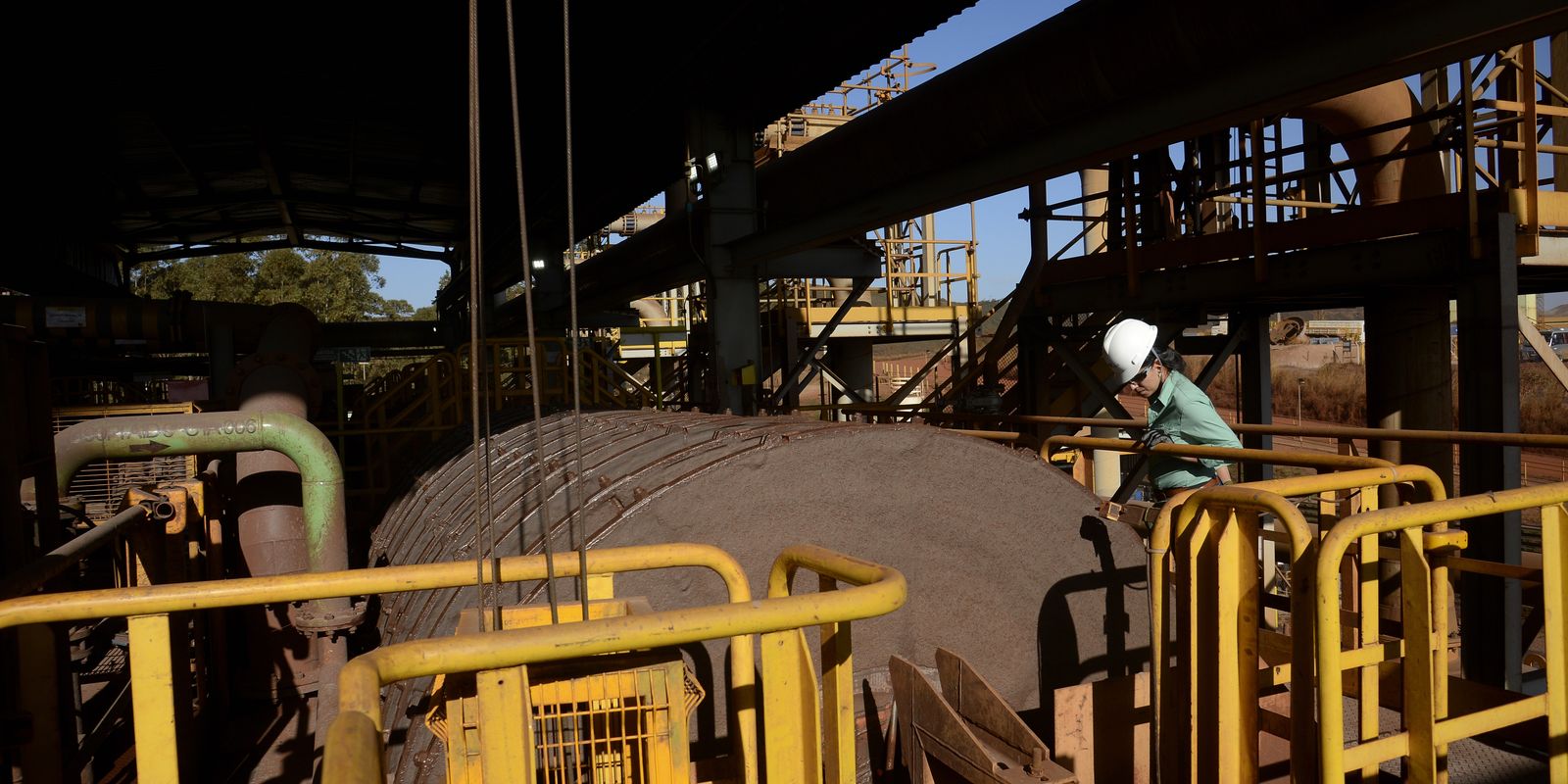 Operação da planta de filtragem de rejeitos do Complexo Vargem Grande ...