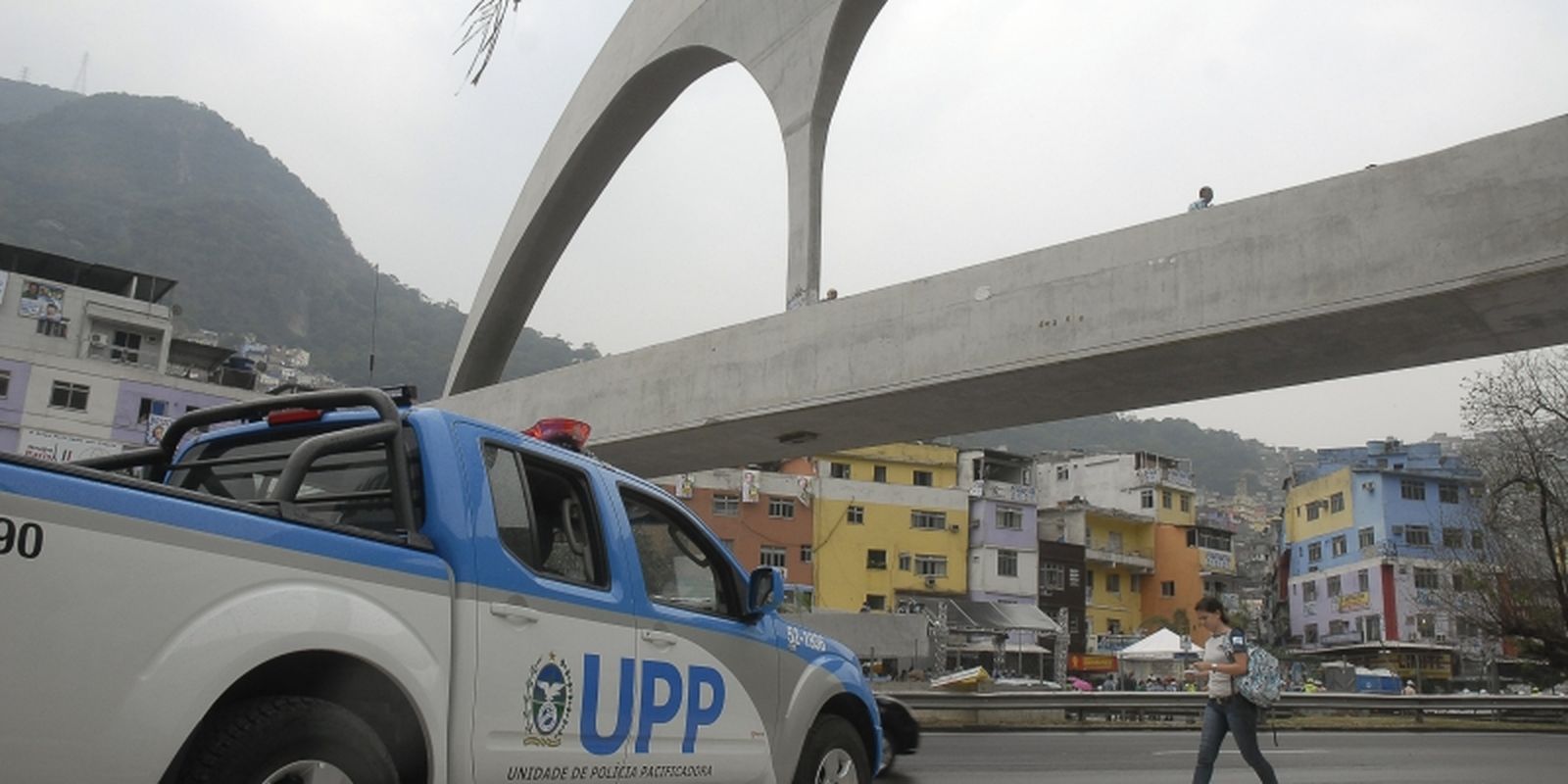 Campanha no Rio incentiva denúncia anônima nas regiões com UPP ...