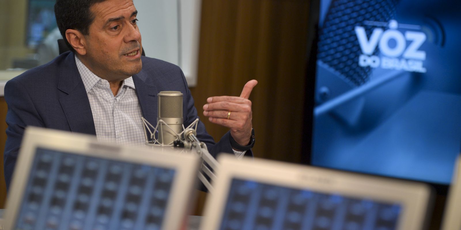 O conselheiro da ANATEL Moisés Queiroz Moreira, é o entrevistado no programa A Voz do Brasil ...