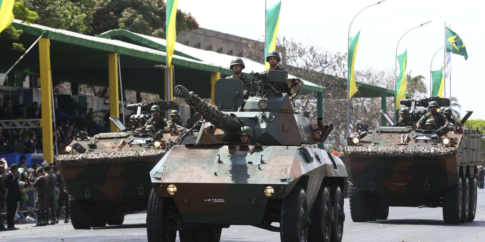 Desfile cívico-militar do 7 de Setembro, que este ano comemora o ...