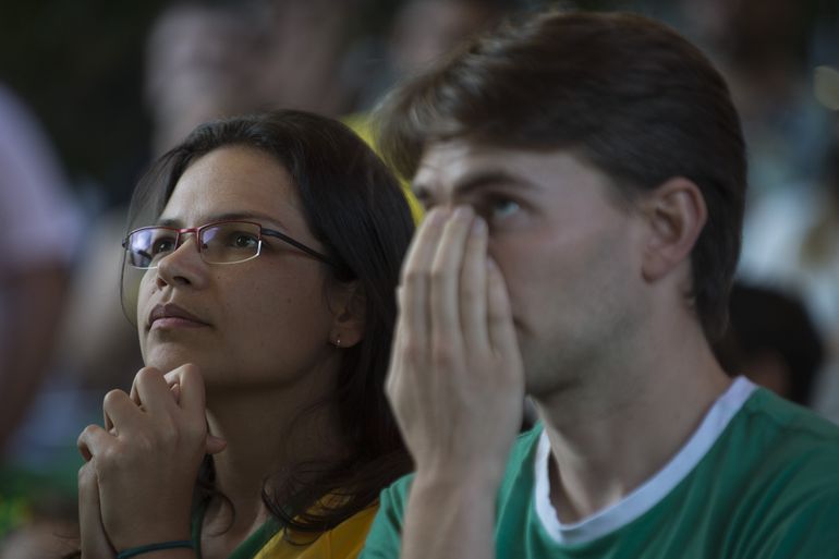 Alemães e brasileiros assistem a jogo em embaixada | Agência Brasil