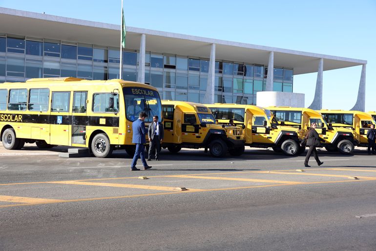 Programa Caminho da Escola-Novo PAC | Agência Brasil