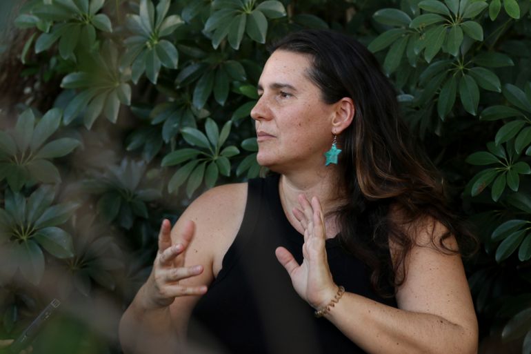 Karín Menéndez-Delmestre, professora de astrofísica da UFRJ | Agência ...