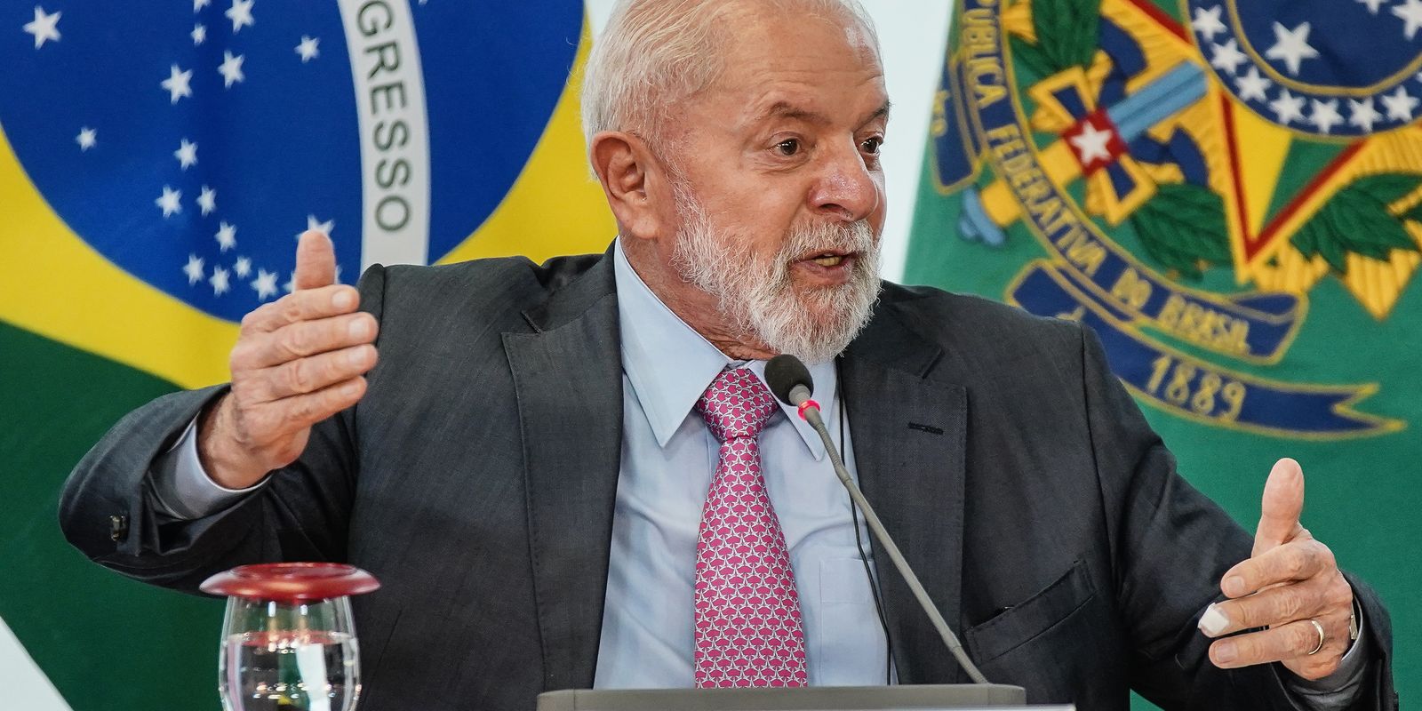 Lula recebe a comitiva oficial da Fifa | Agência Brasil