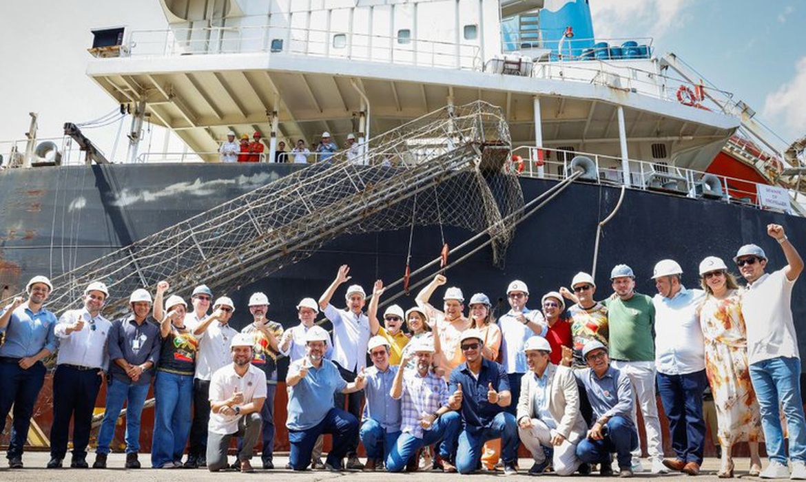 Brasil inaugura nova rota marítima de comércio com a China ...