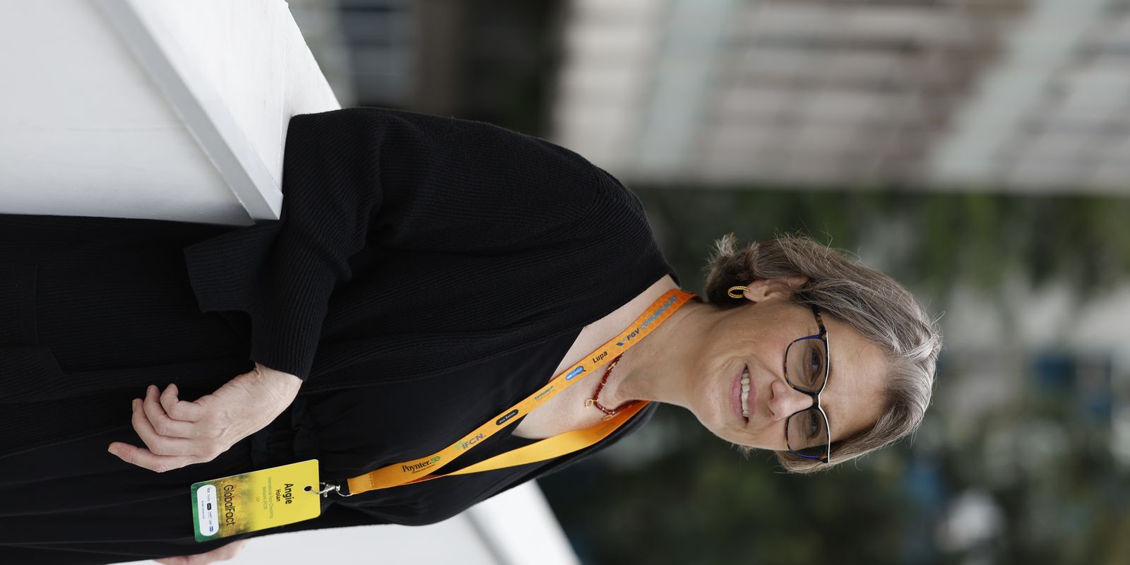 Entrevista com Angie Holan, diretora da International Fact-Checking ...