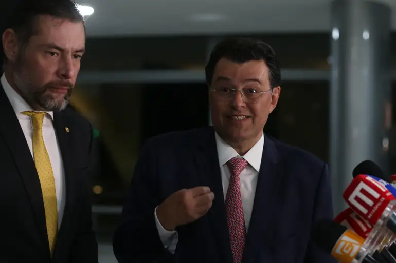 Coletiva Dep. Marangoni, e Se. Eduardo Braga | Agência Brasil