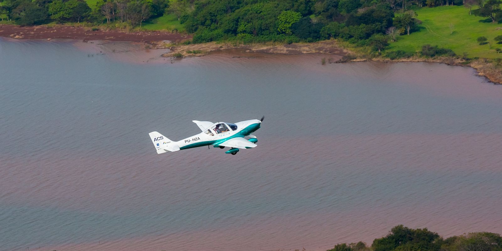 Voo inaugural 1º avião elétrico tripulado da América Latina | Agência ...