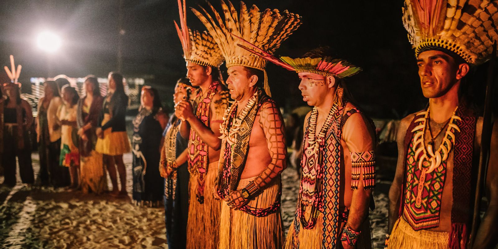 Indígenas reforestan la Amazonía en Acre, norte de Brasil | Agência Brasil