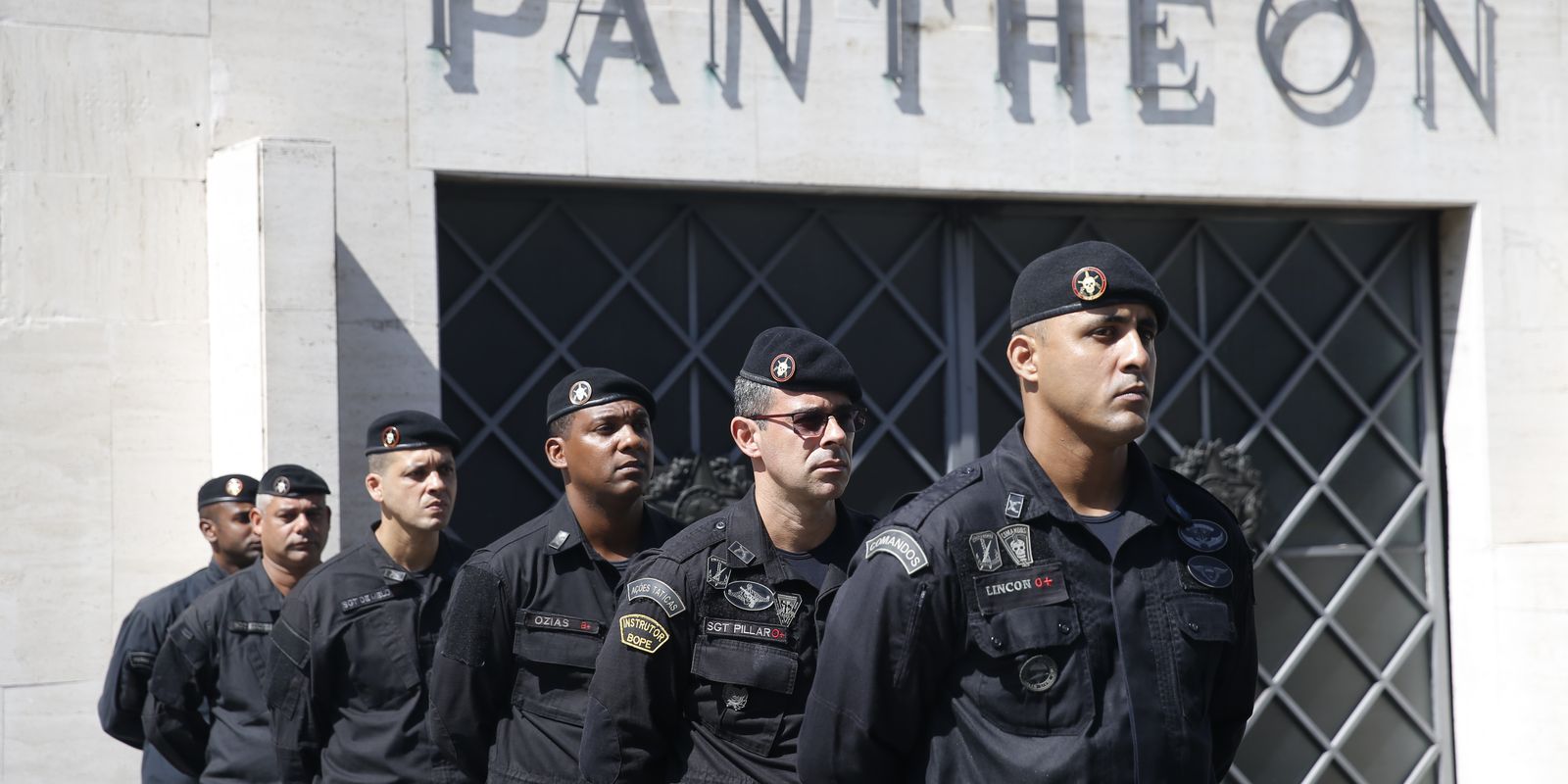 Exército entrega blindados à SSP-RJ | Agência Brasil