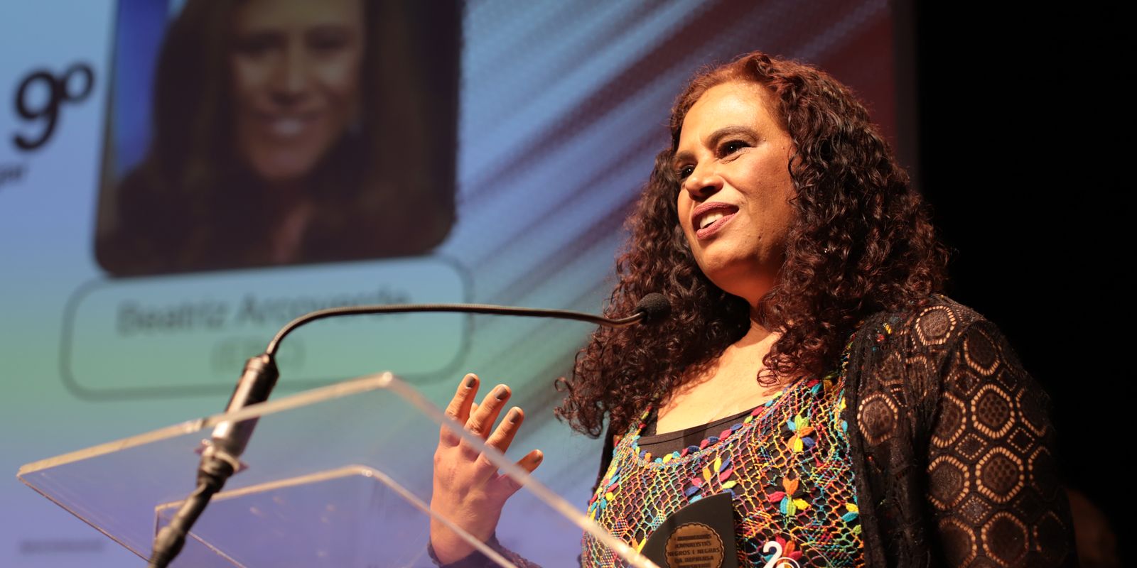 Beatriz Arcoverde é premiada no +Admirados Jornalistas Negros e Negras ...
