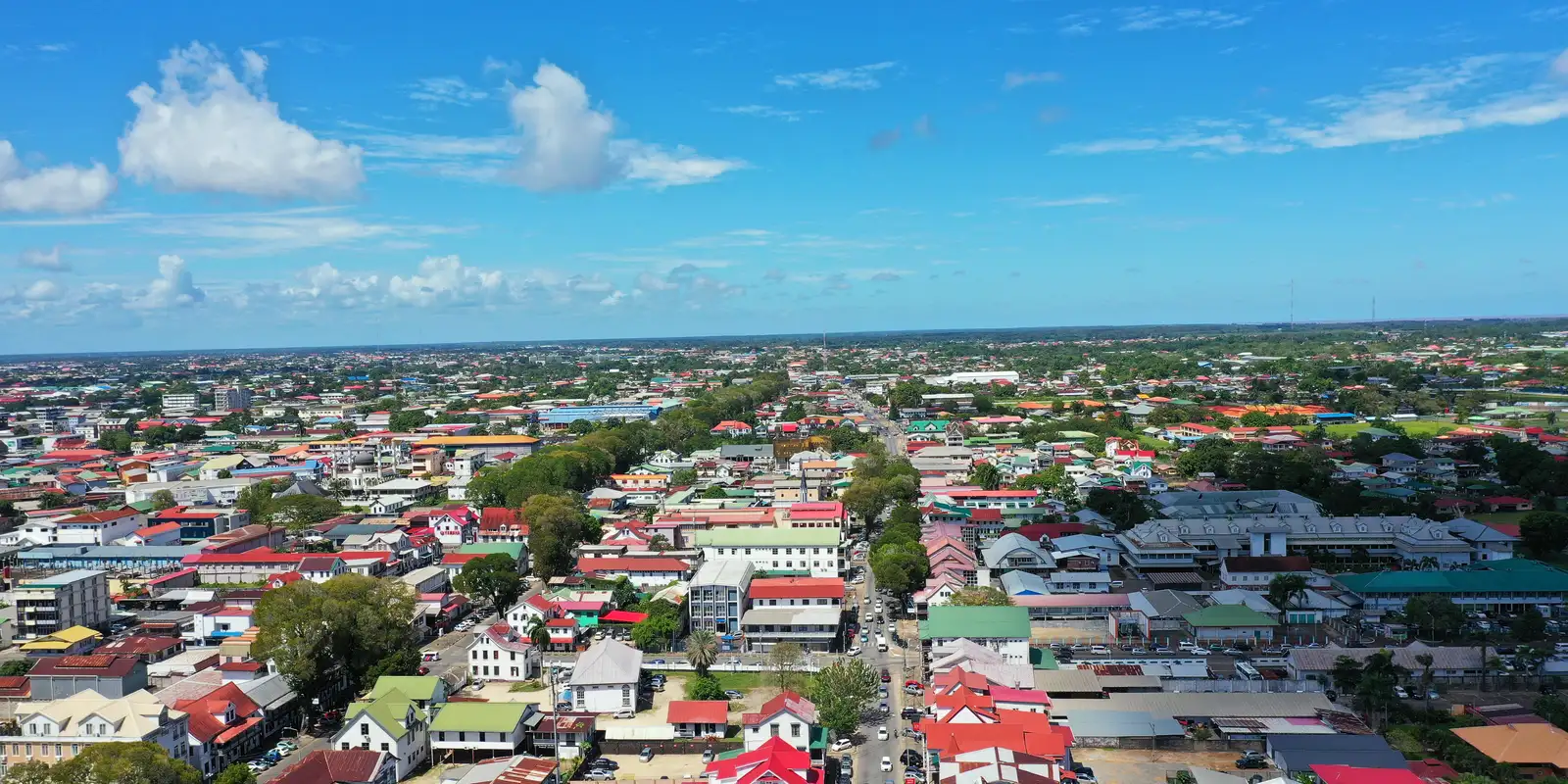 Paramaribo é a capital do Suriname, nas margens do rio Suriname ...