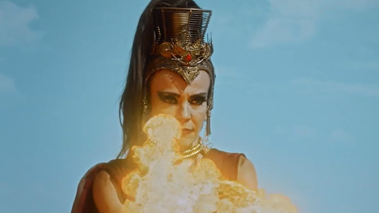 Durante batalha, feitiço de Ravena dá errado | A Terra Prometida | TV ...