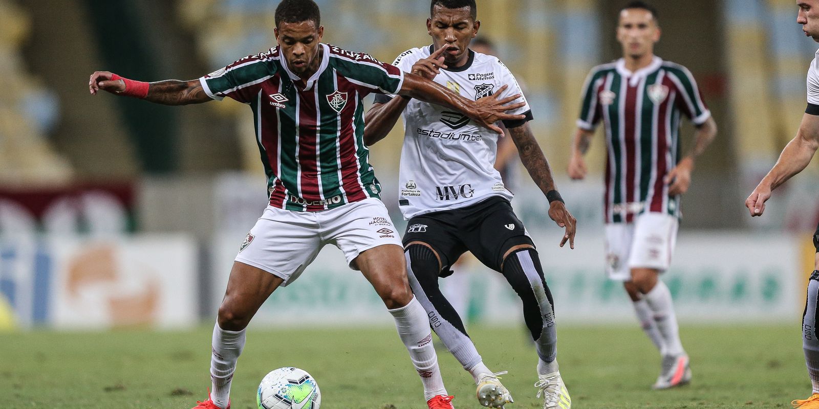 Fluminense e Ceará se enfrentam nesta segunda de Carnaval