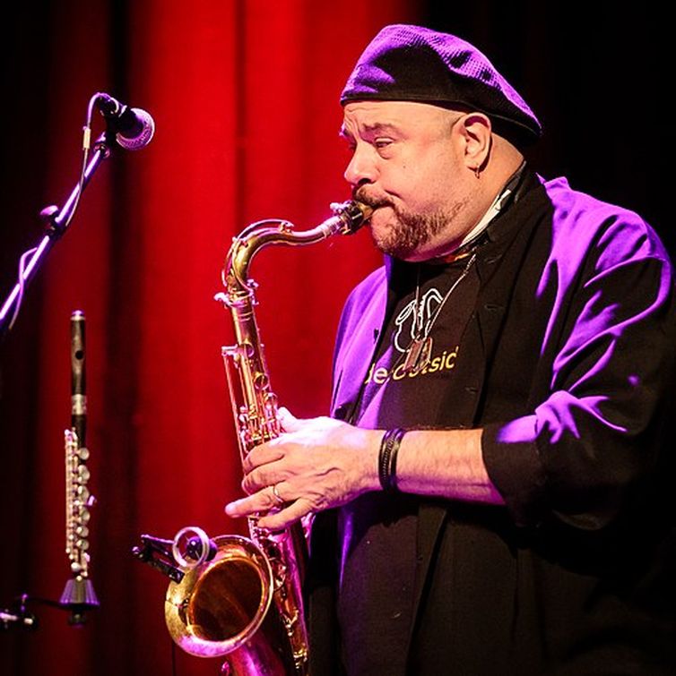 Ouça um show ao vivo de Bob Franceschini no Jazz Livre | EBC Rádios