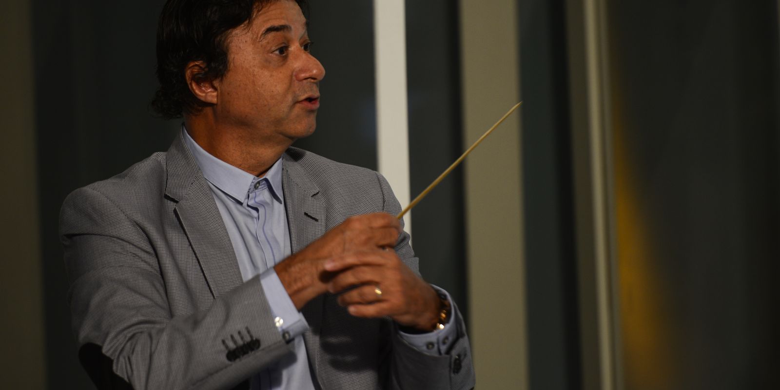 O maestro Cláudio Cohen, participa do programa Sem Censura, na TV ...