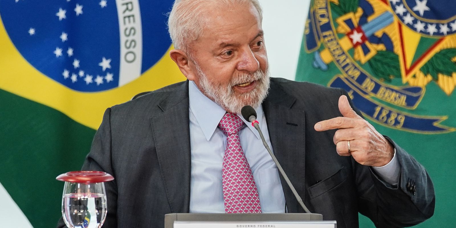 Lula recebe a comitiva oficial da Fifa | Agência Brasil