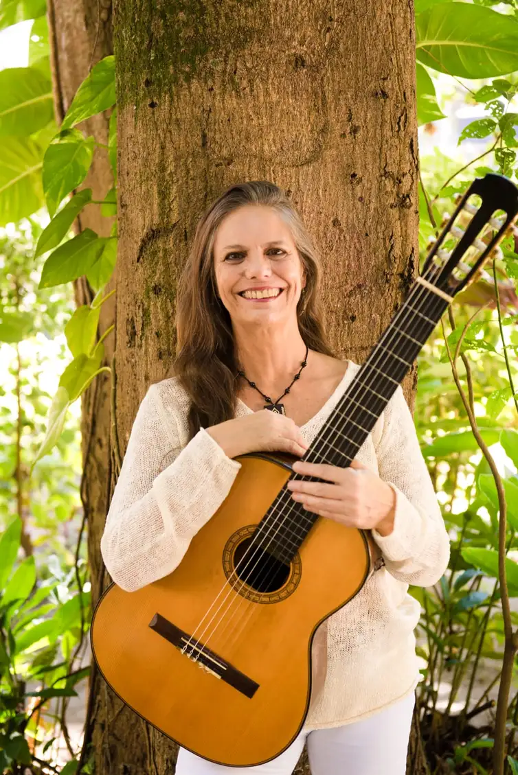 Sala de Concerto desta sexta (22) recebe a violonista Maria Haro | EBC ...