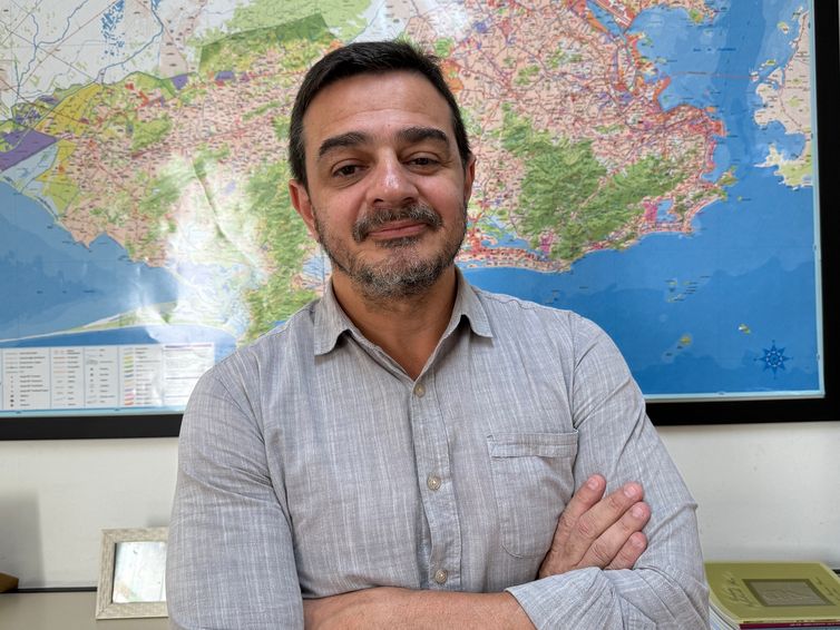 Elias Jabbour discute a geoplítica mundial | Brasil no Mundo | TV ...