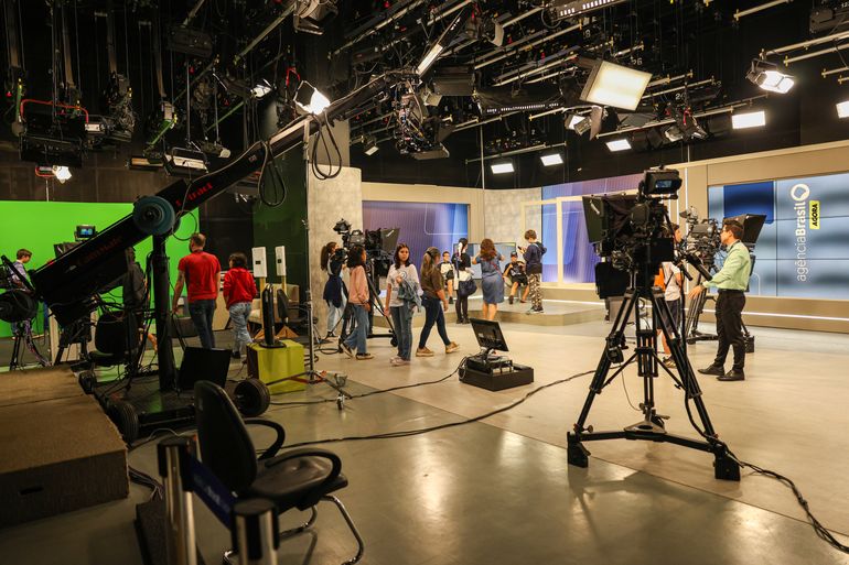 Alunos visitam EBC | Agência Brasil