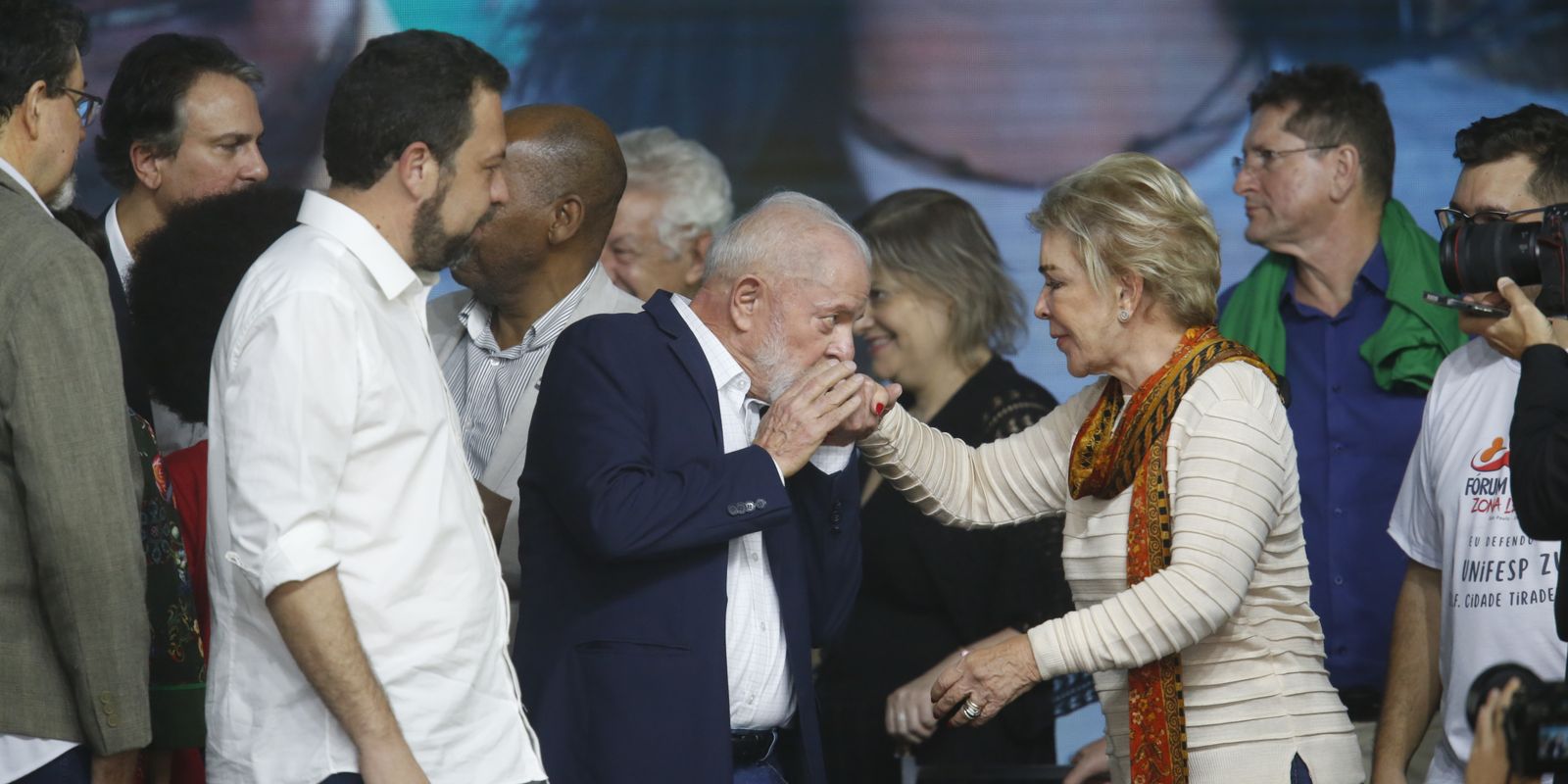 Lula participa do lançamento da pedra fundamental dos novos cam ...