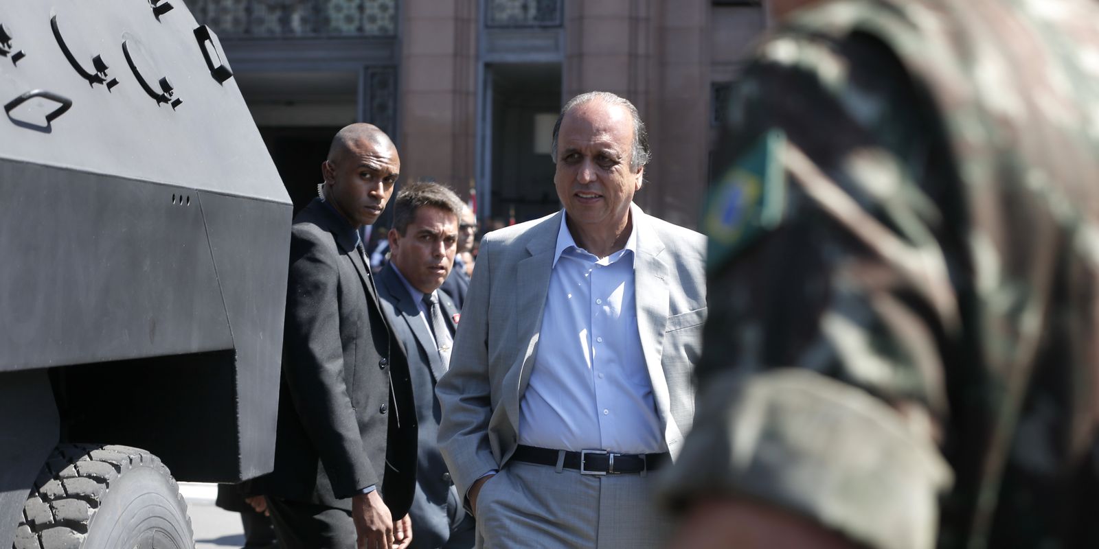 Exército entrega blindados à SSP-RJ | Agência Brasil