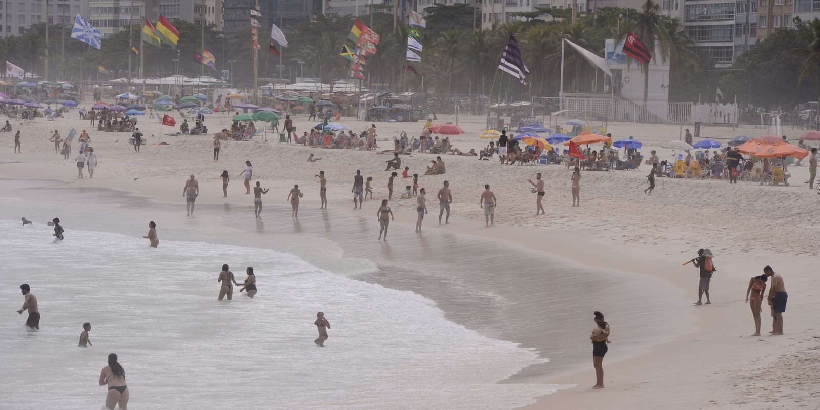 Brazilians eager to spend peak of summer on beaches | Agência Brasil