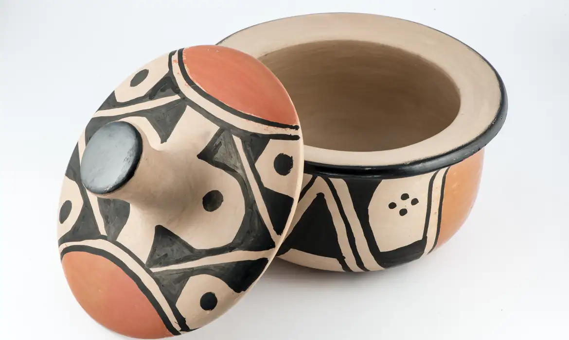 Climate crisis threatens ancient Waurá pottery tradition | Agência Brasil