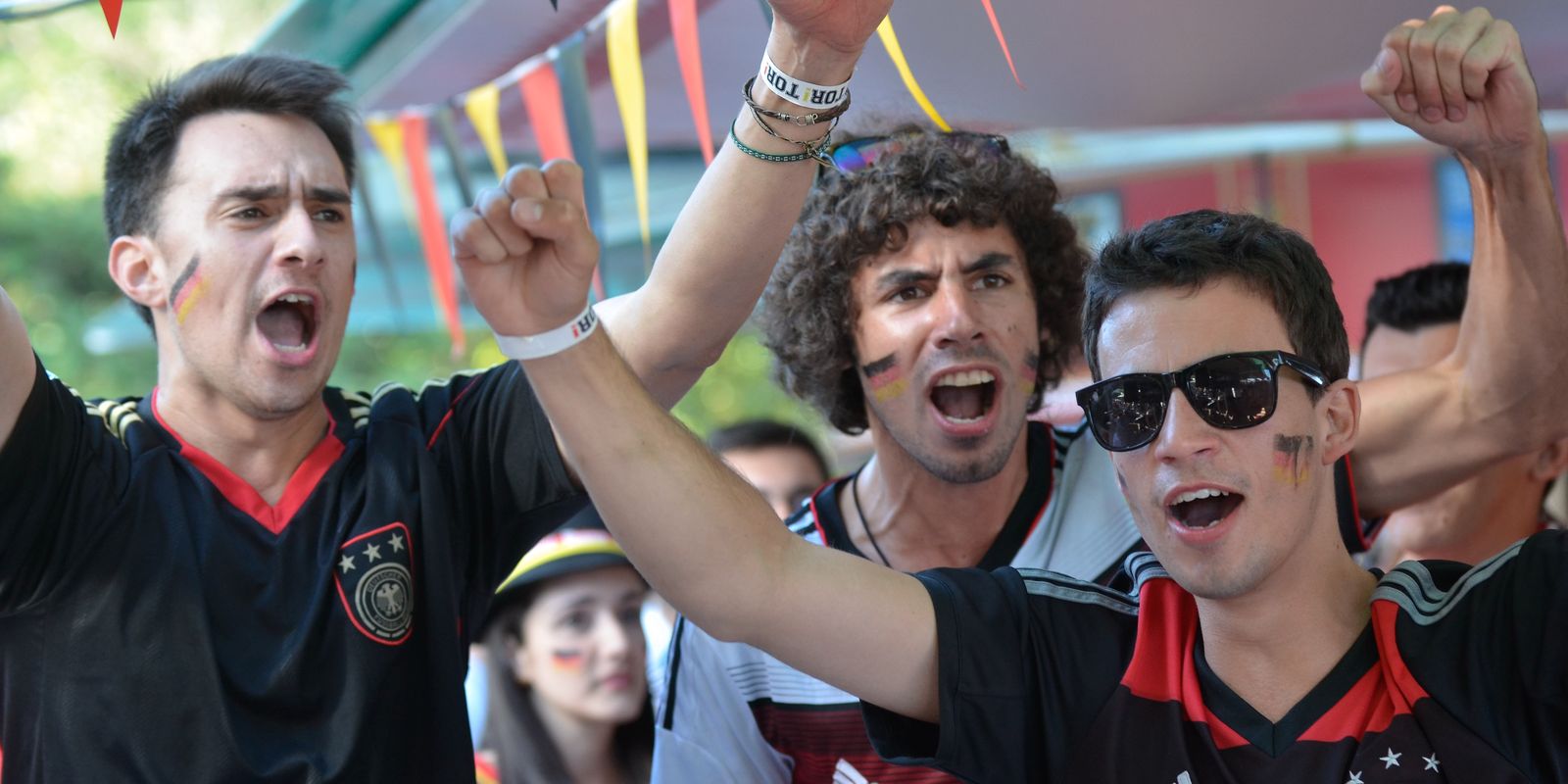 Torcedores da Alemanha se concentram na praia do Leme | Agência Brasil