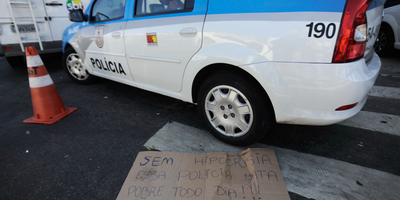 Ativista Elisa Quadros presta depoimento na 17ª DP no Rio | Agência Brasil