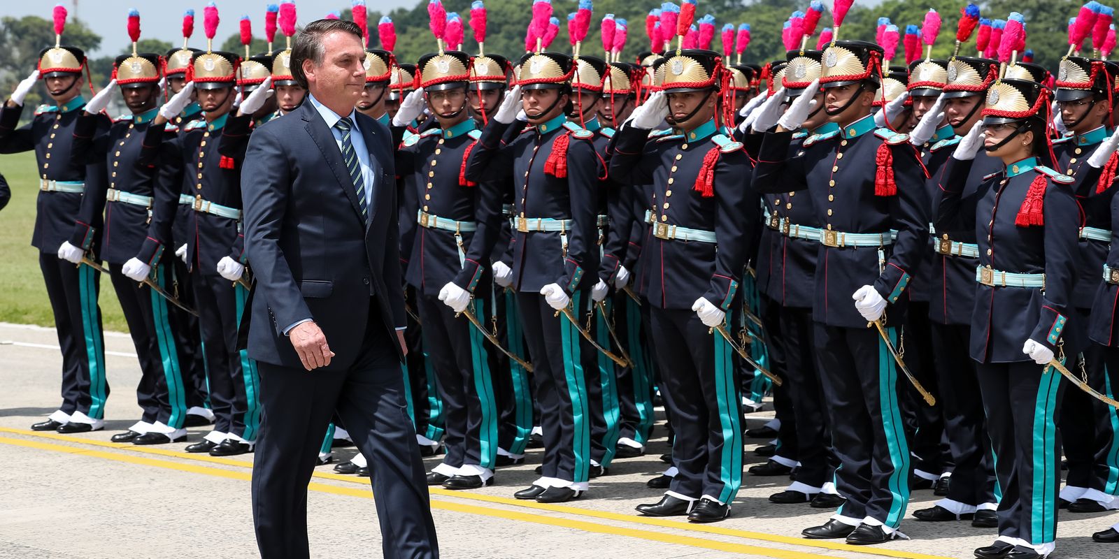 Entrega das espadas aos novos aspirantes na Aman | Agência Brasil