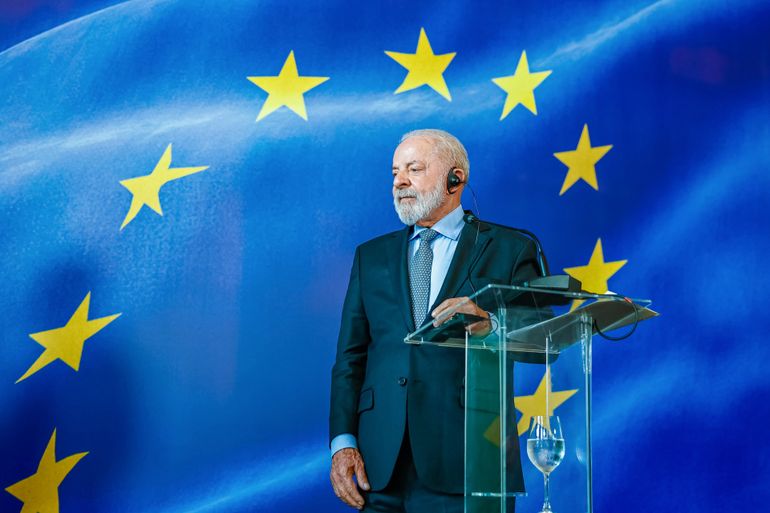 Presidente Lula durante encontro com presidente da Comissão Europeia ...