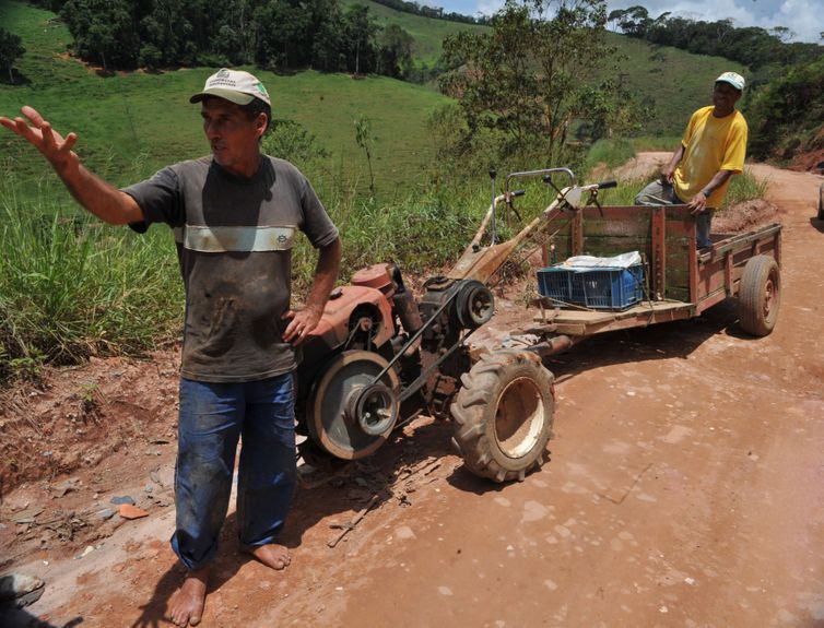 Camponeses e remanescentes de quilombos ocupam ferrovia no Tocantins ...