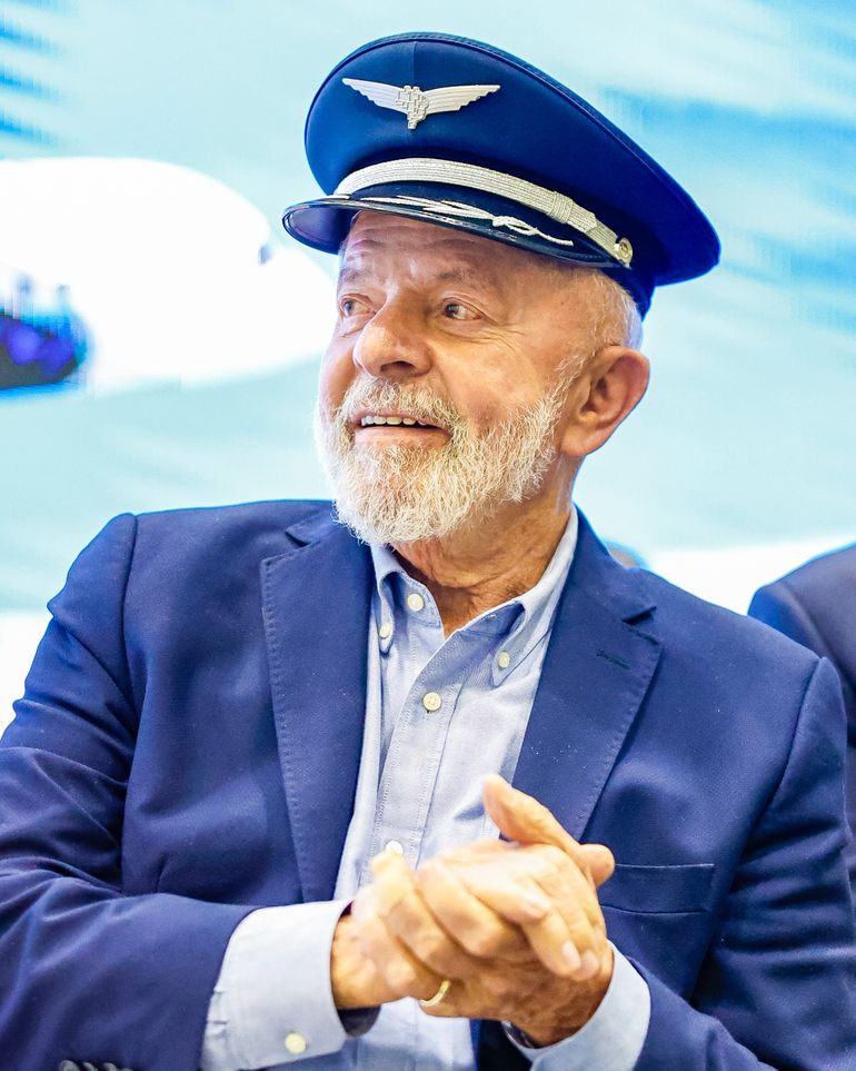 Cerimônia de entrega de aeronave da Embraer à Azul | Agência Brasil