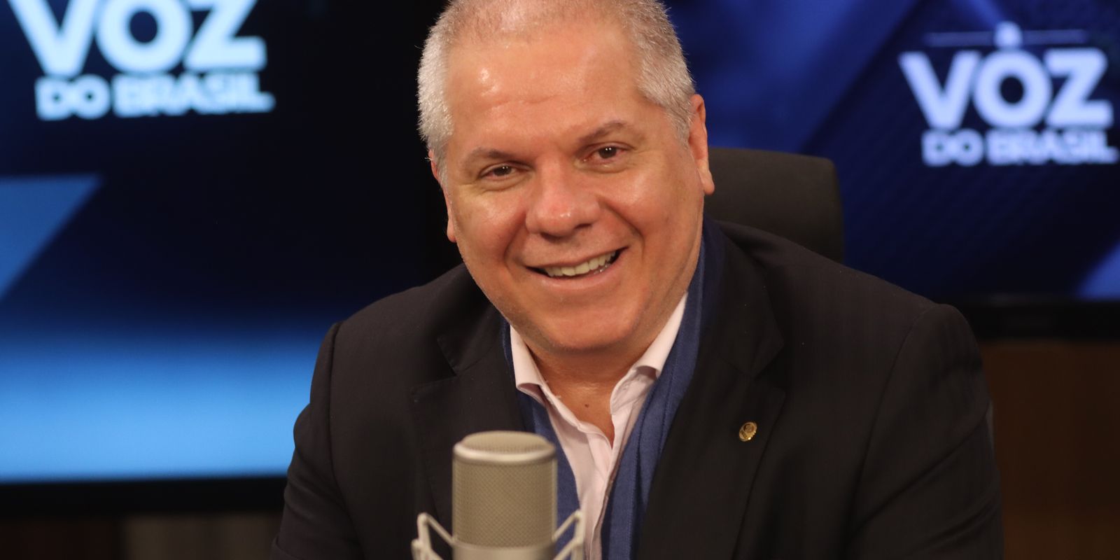 O presidente do (INSS), Alessandro Stefanutto, na Voz do Brasil ...