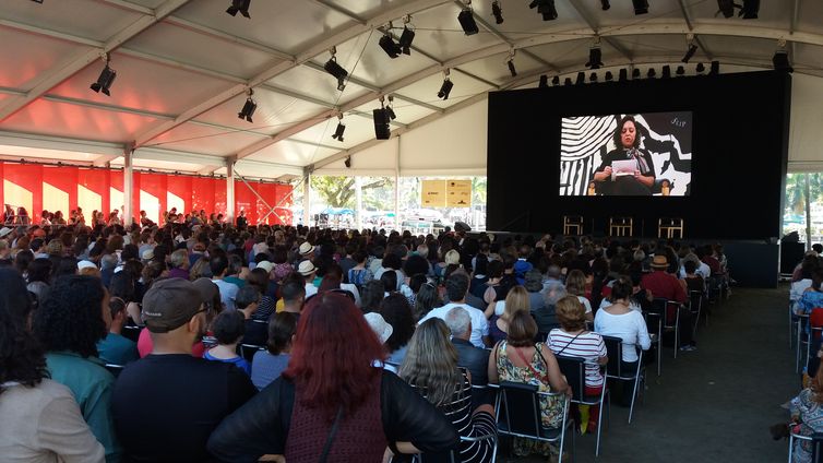 FLIP 2017: Confira entrevista com editora Laura Van Boekel | EBC Rádios