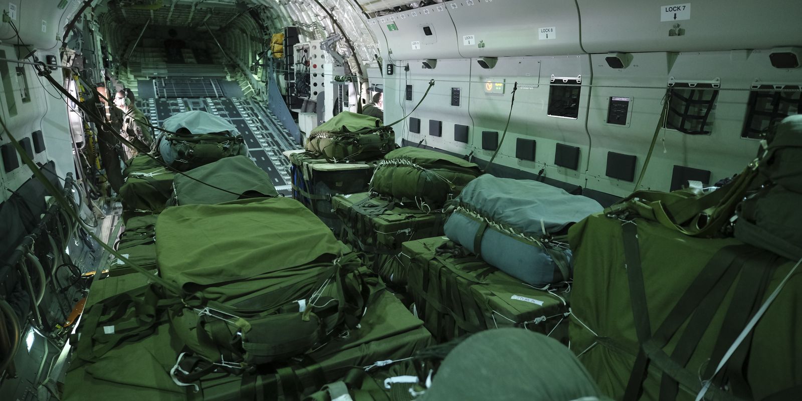 Brazil Air Force releases food and medicine to Yanomami Indians ...