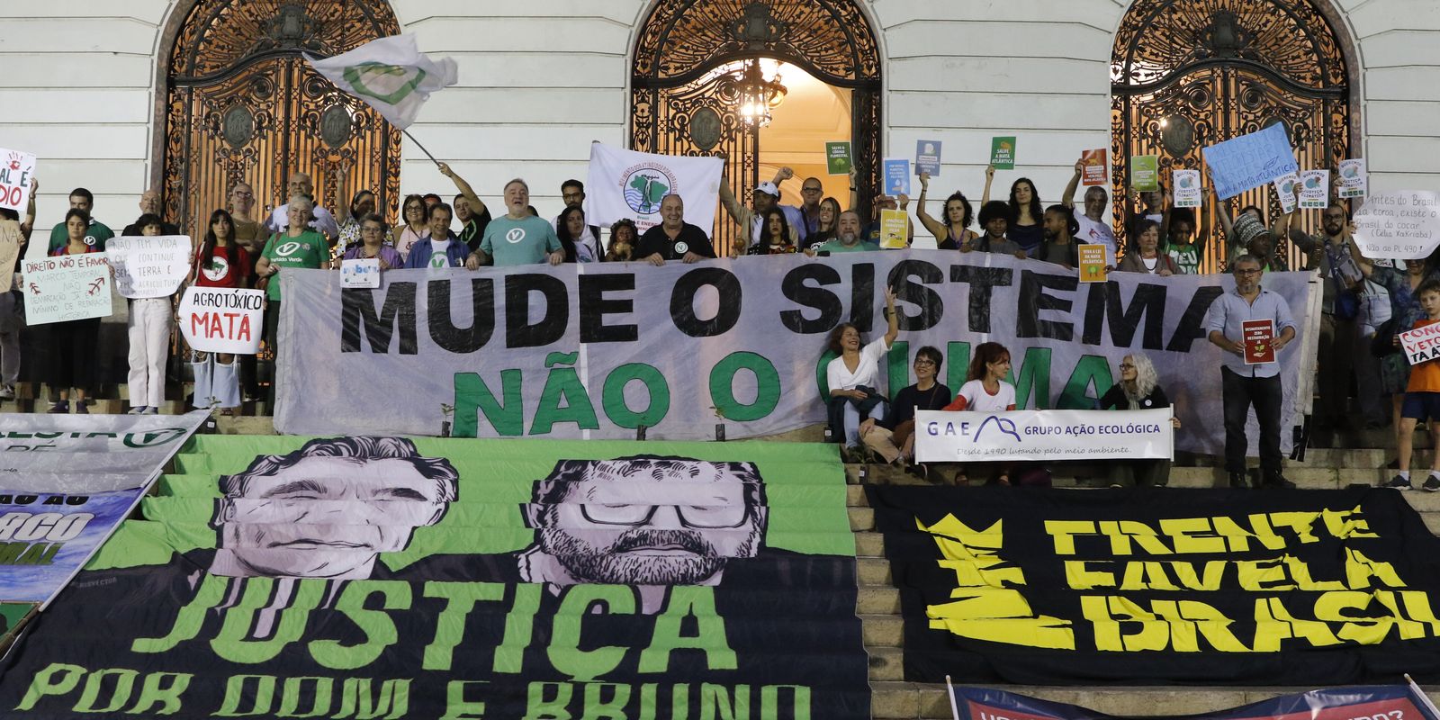 Ambientalistas protestam contra mudanças na legislação ambiental ...