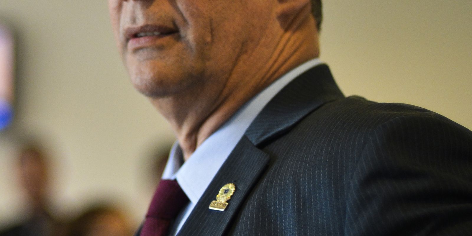 O porta-voz, general Rêgo Barros, fala com setoristas do planalto ...