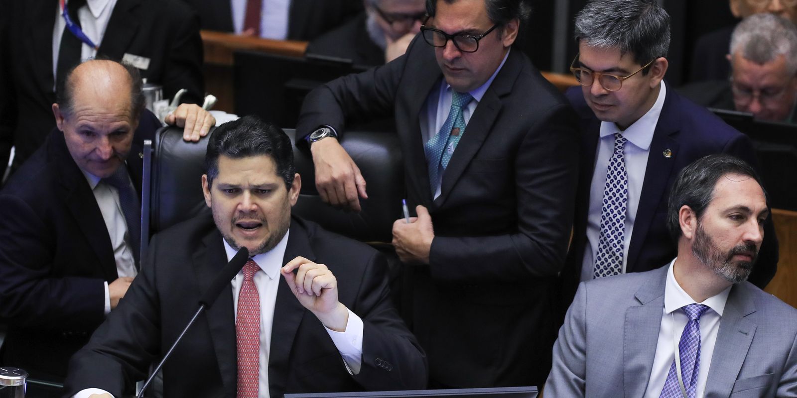 Sessão conjunta do Congresso derruba 11 vetos do presidente Lula | Radioagência Nacional