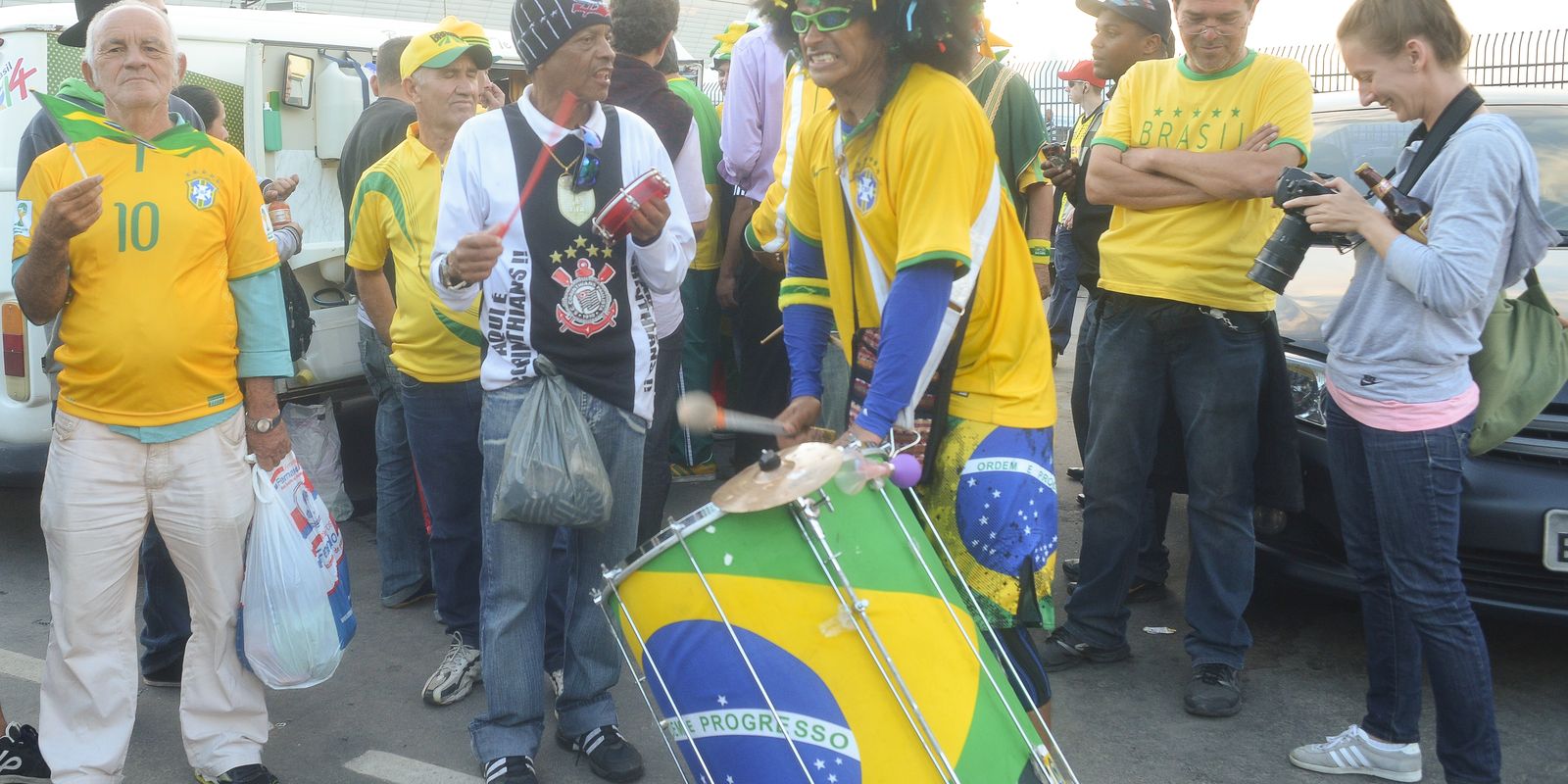 Turistas visitam a área externa do Itaquerão | Agência Brasil