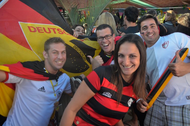 Torcedores da Alemanha se concentram na praia do Leme | Agência Brasil