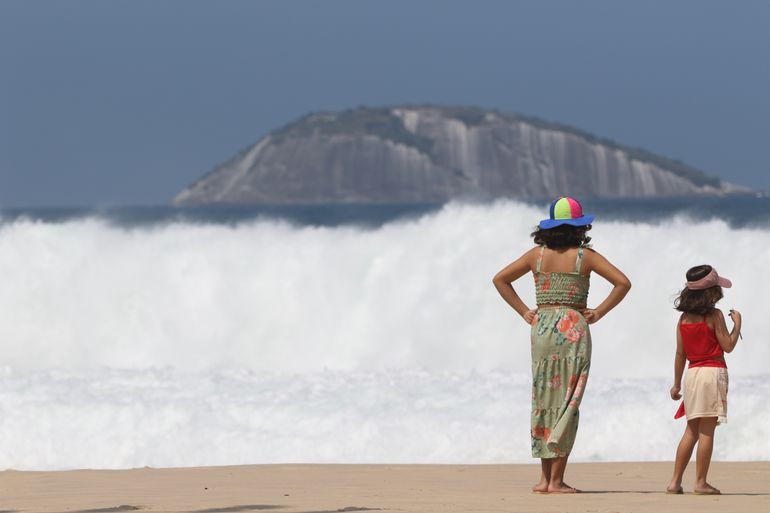 Ressaca na orla de Ipanema e Leblon | Agência Brasil