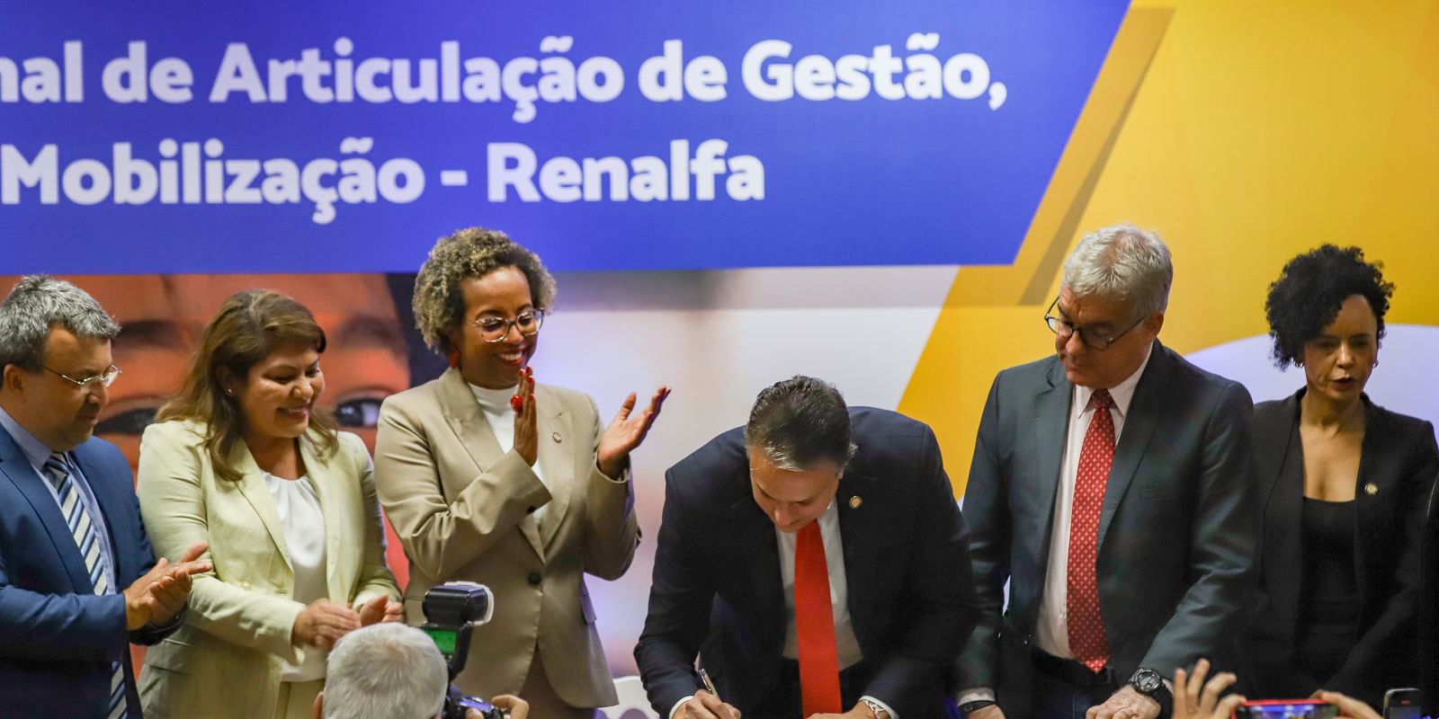 Camilo Santana dá posse aos membros do Cenac e da Renalfa | Agência Brasil